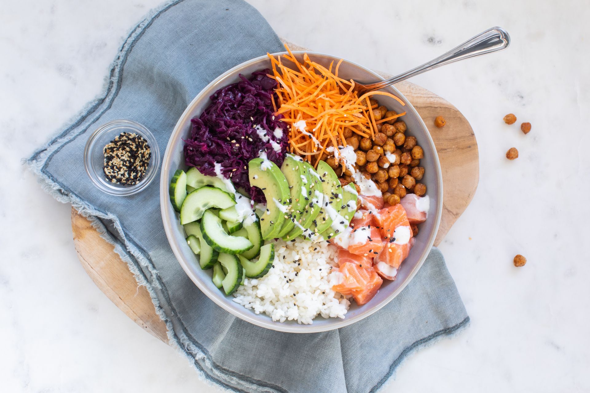 Poké bowl met rode kool